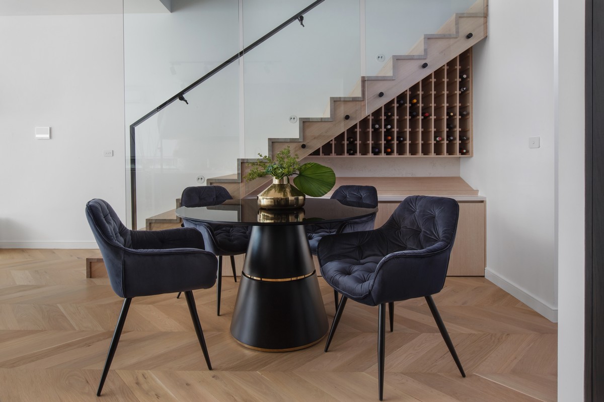Bloom Dining Table Black buy in Australia - Vetro
